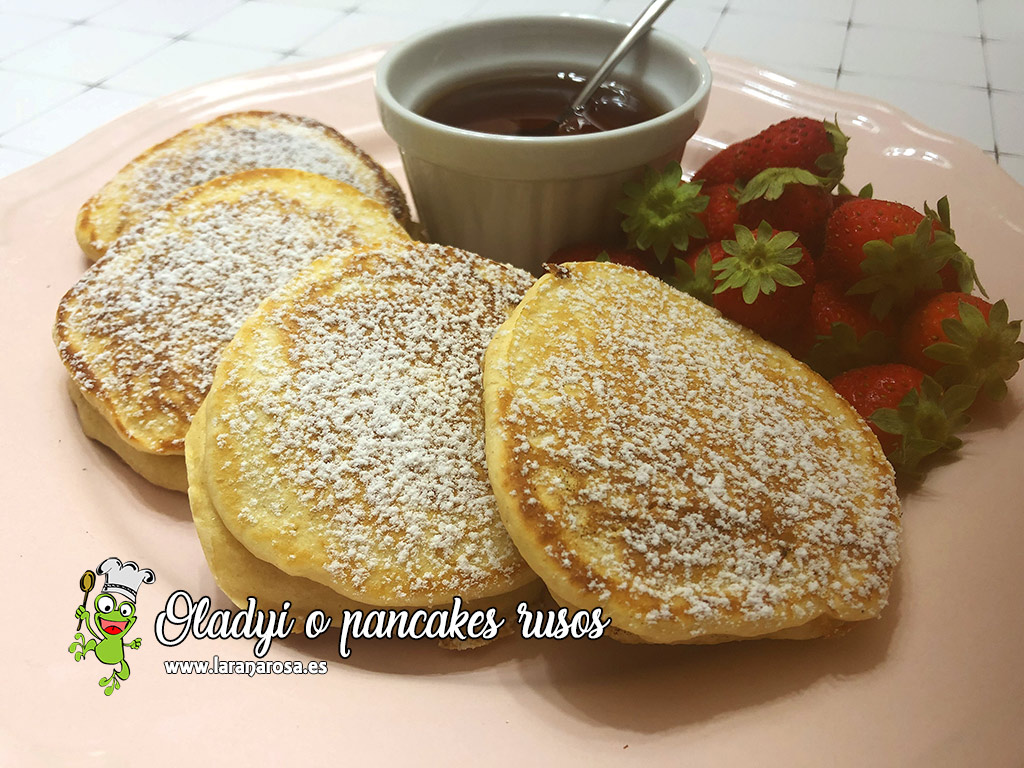 Oladyi o pancakes rusos — La rana Rosa
